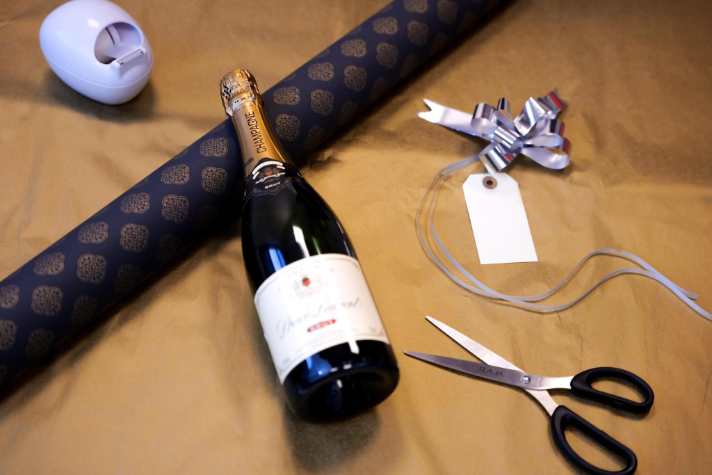 Flaschen als Geschenk verpacken